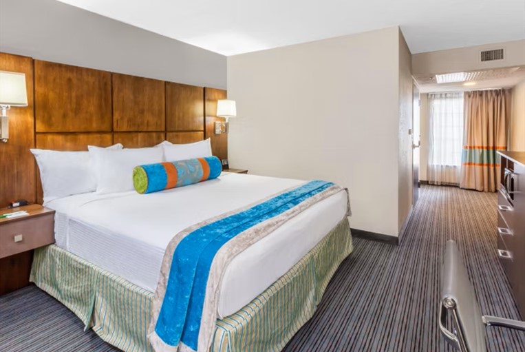 Holiday Inn & Suites-Oklahoma City, Oklahoma